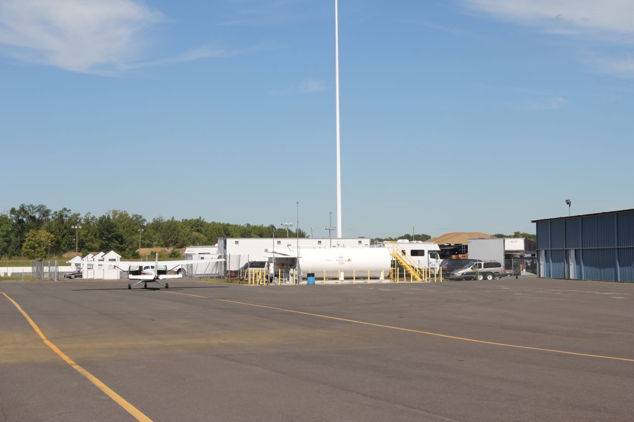 Locations Hub - Englishtown Raceway Park - Airstrip