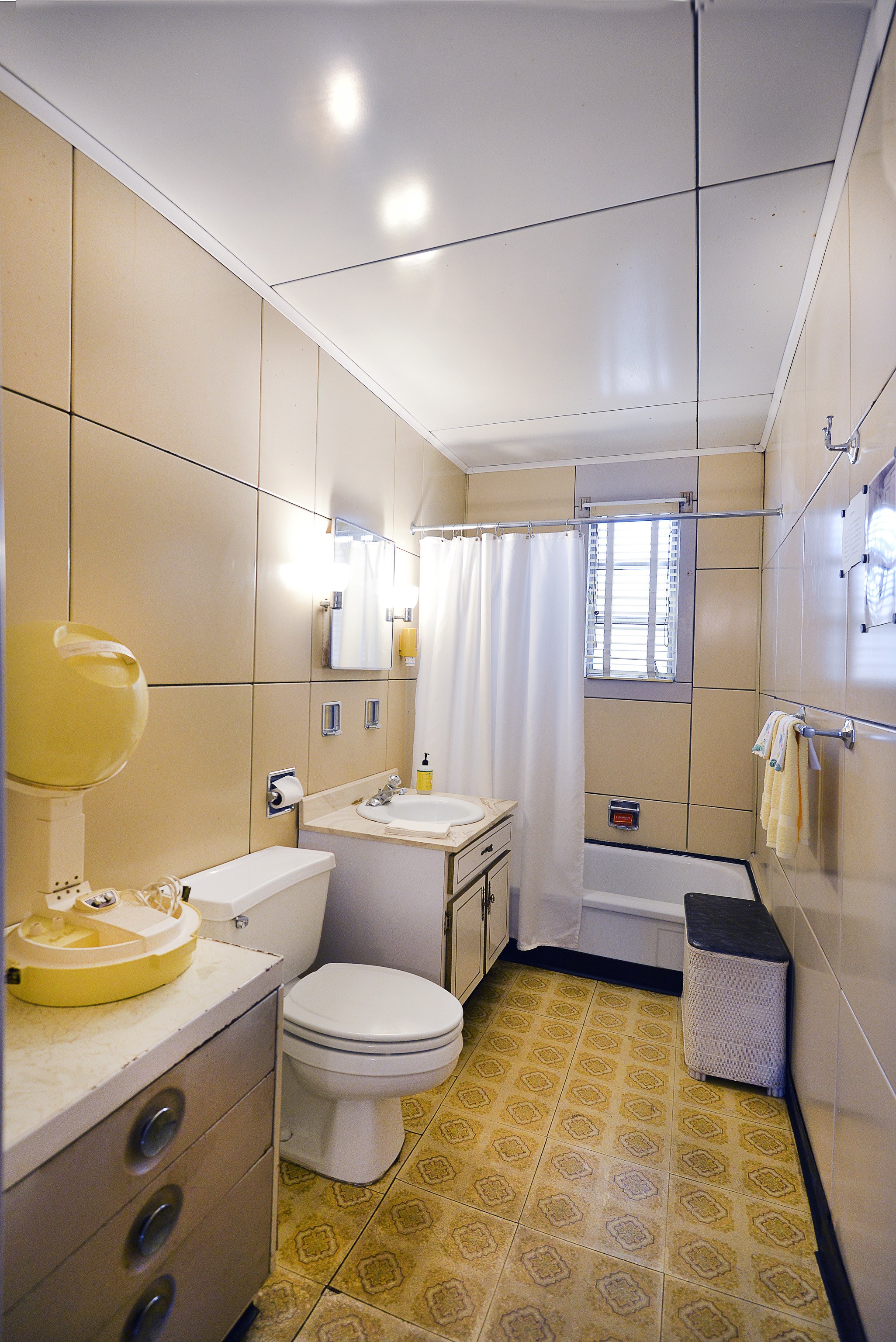 Locations Hub - Harold Hess Lustron House