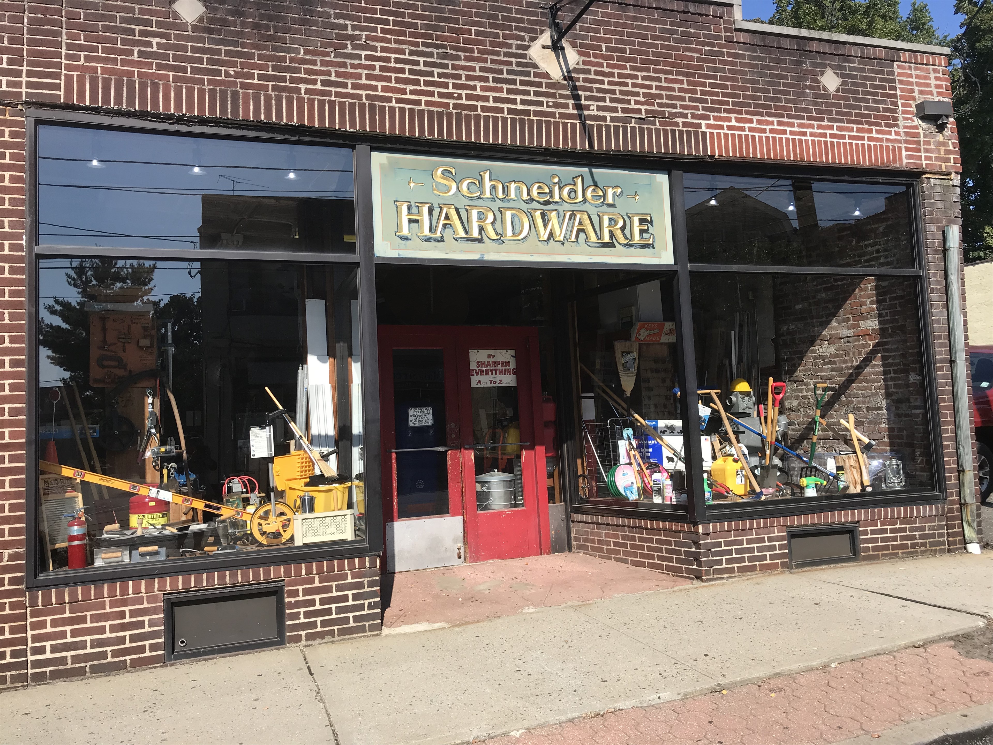 Locations Hub - Schneider Hardware