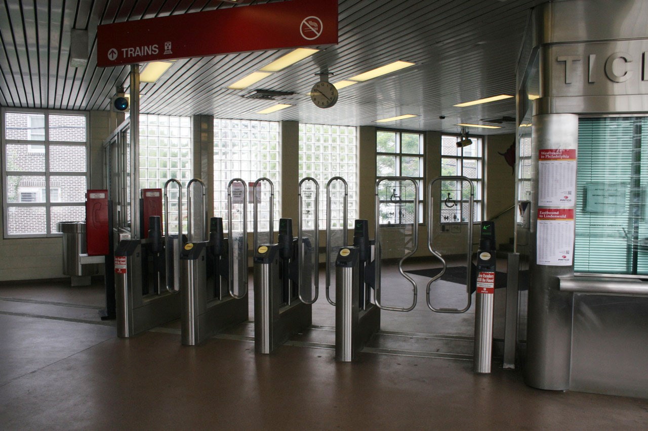 Locations Hub - Collingswood PATCO Station