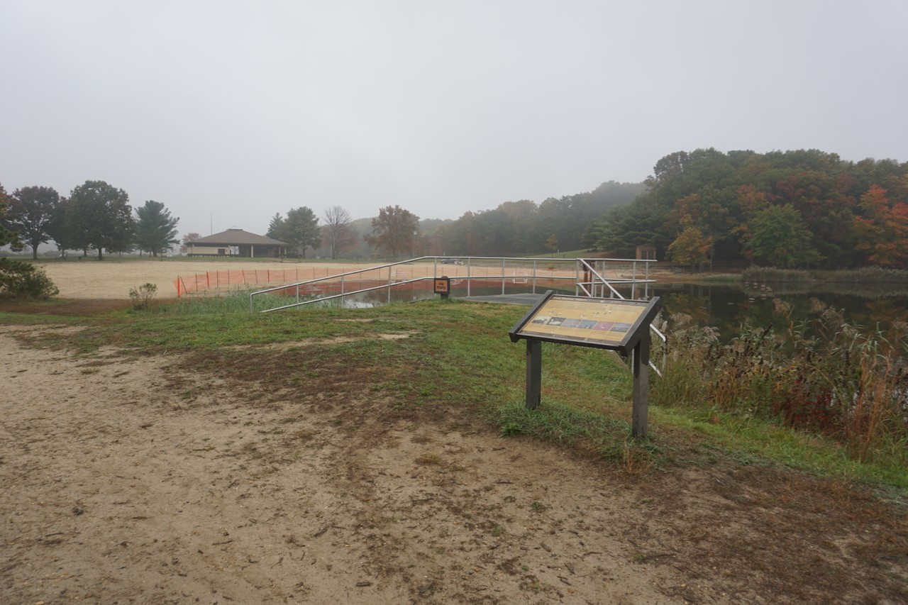 Locations Hub - Cheesequake State Park - Hooks Creek Lake Day Use Area