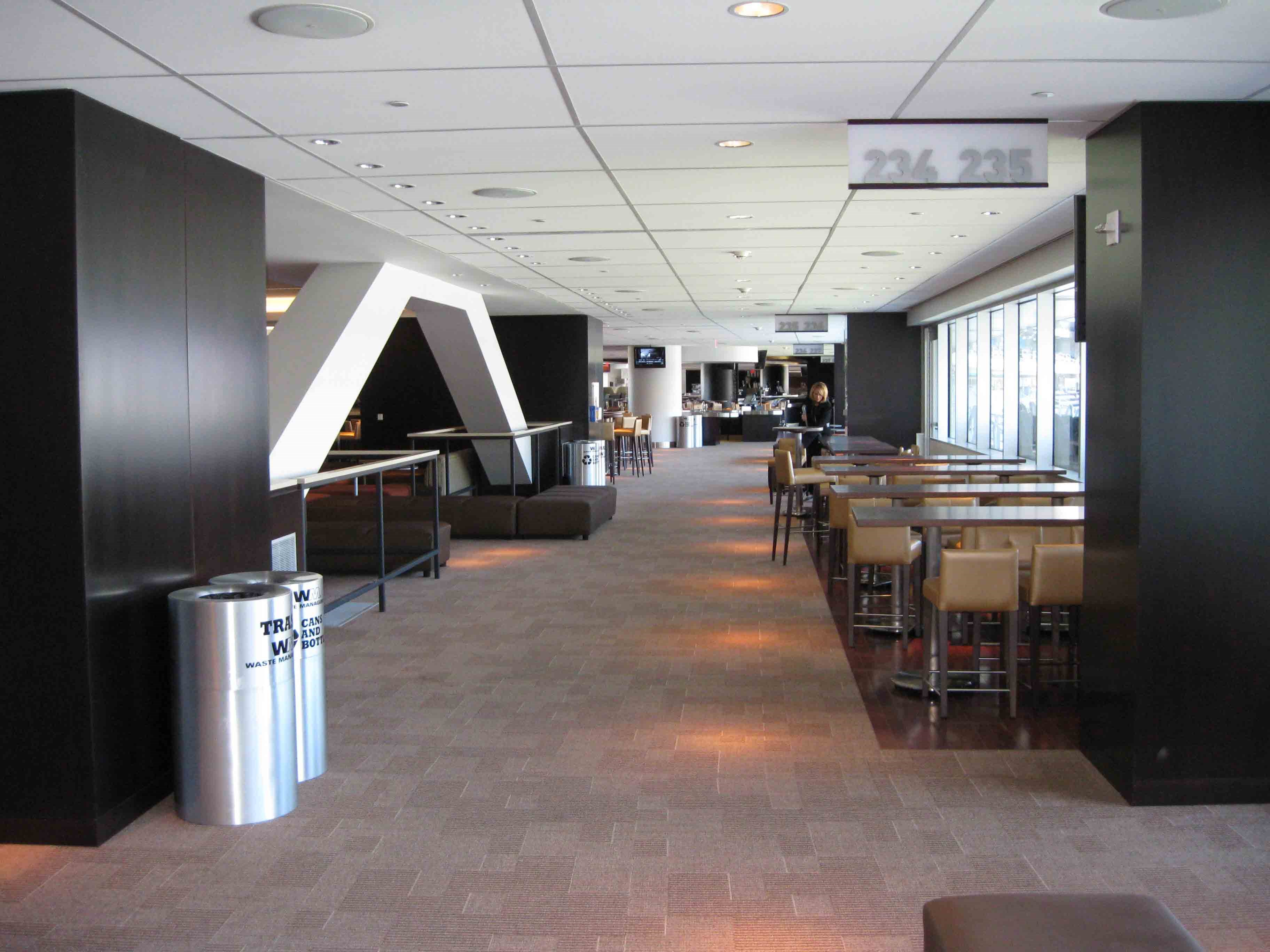 Locations Hub - MetLife Stadium - Concession Stand and Box Seating