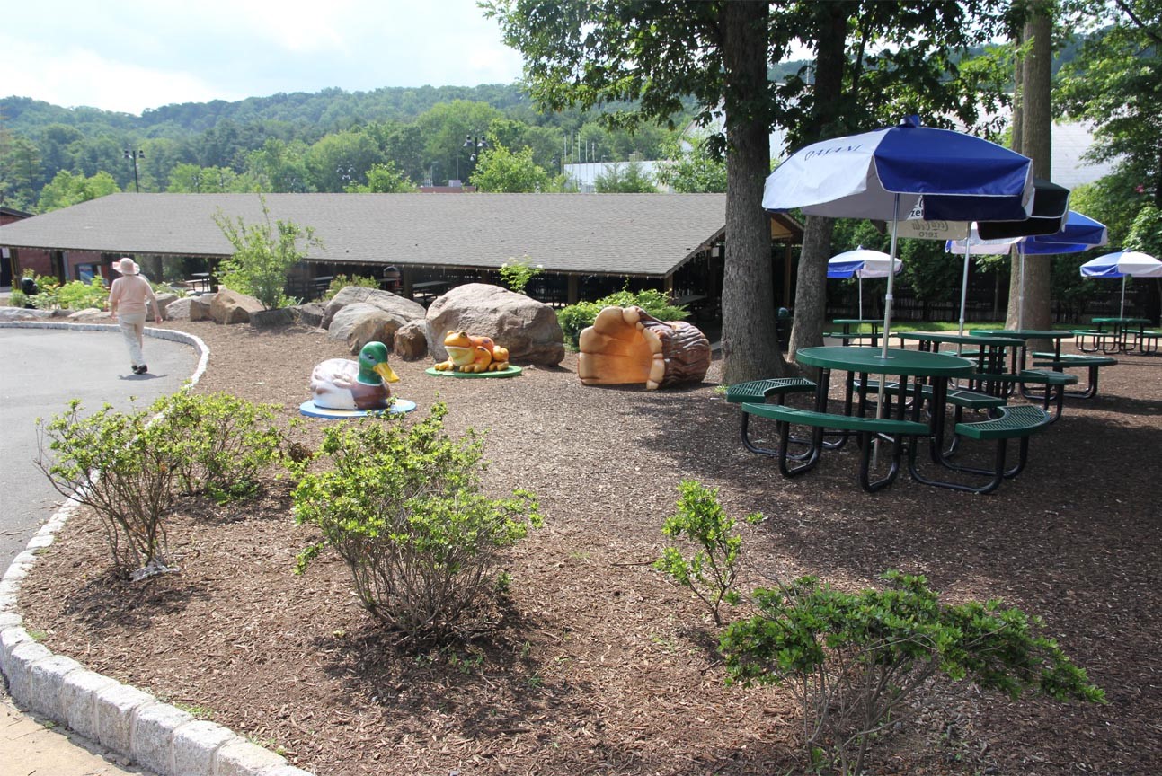 Locations Hub - Turtle Back Zoo - Picnic Area