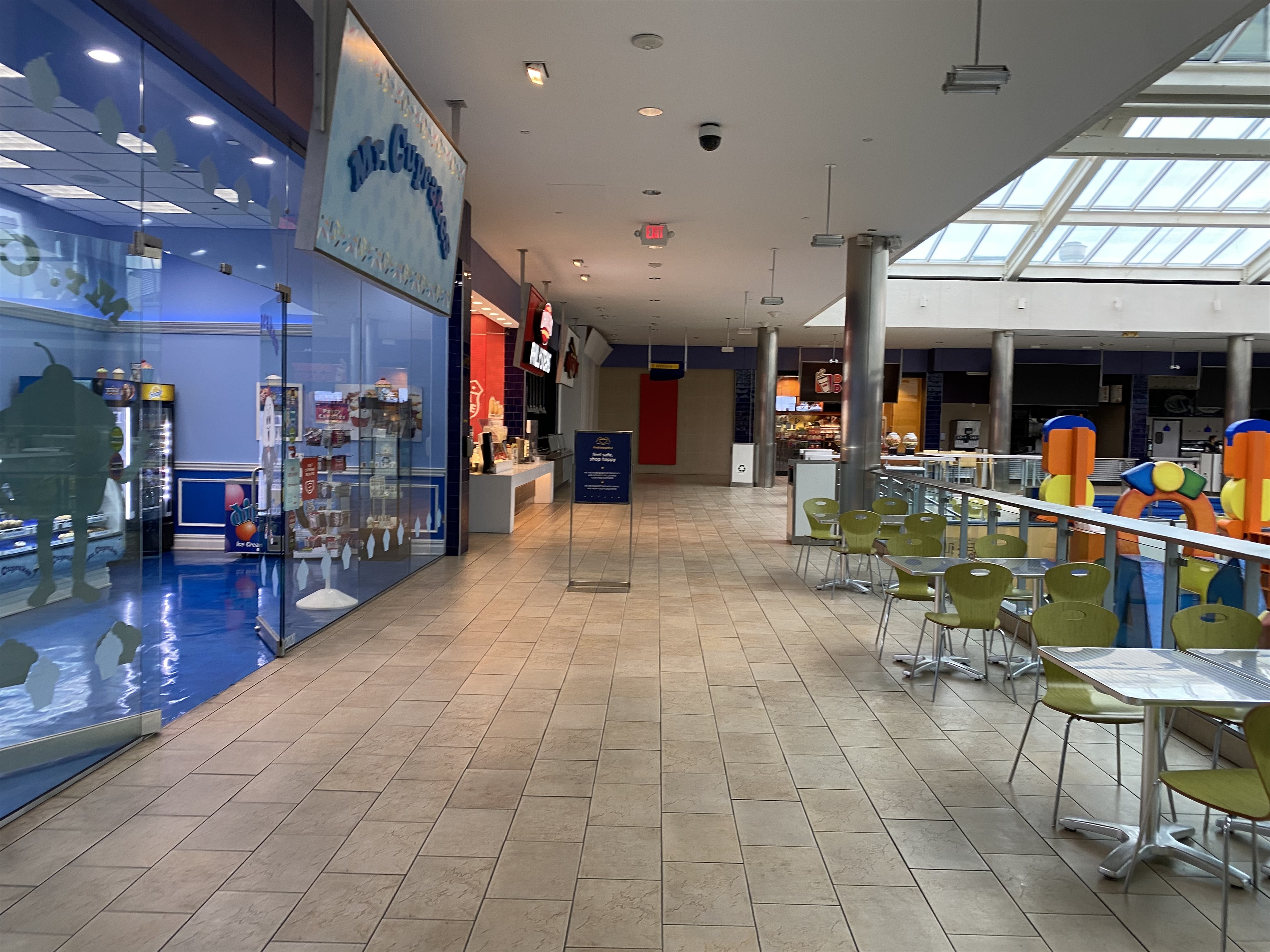 Locations Hub - Paramus Park - Food Court