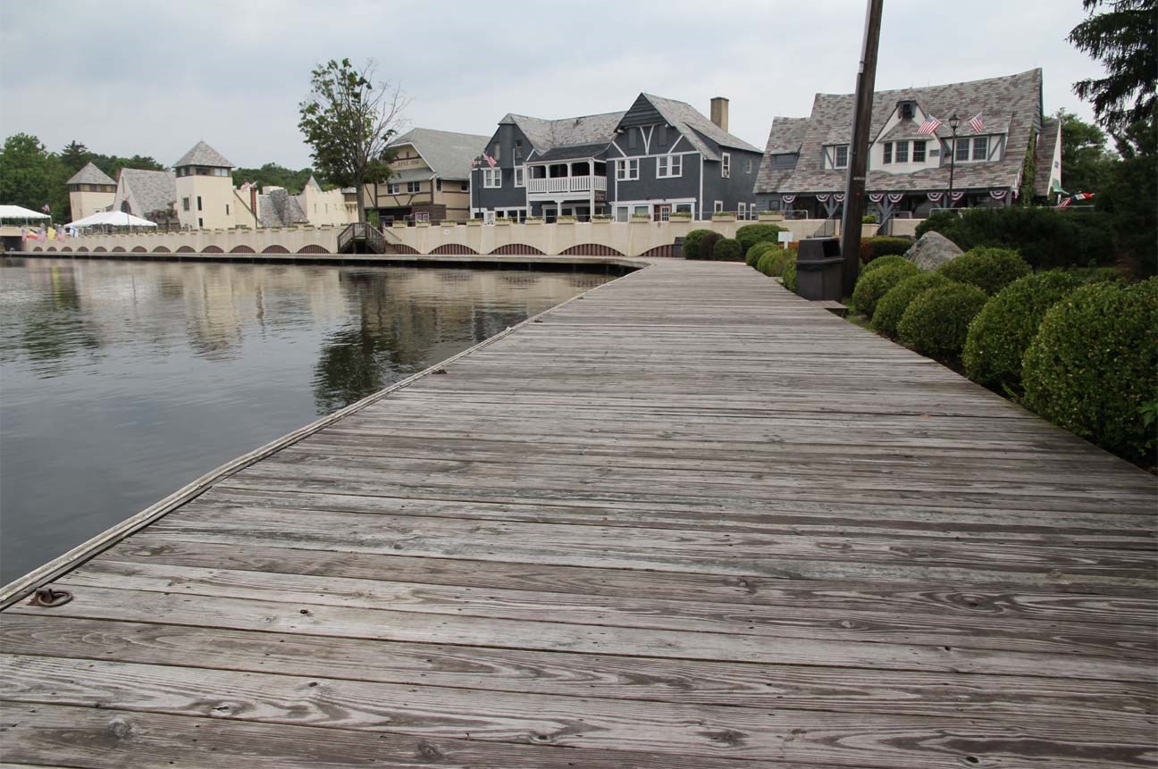 Locations Hub - Lake Mohawk Boardwalk