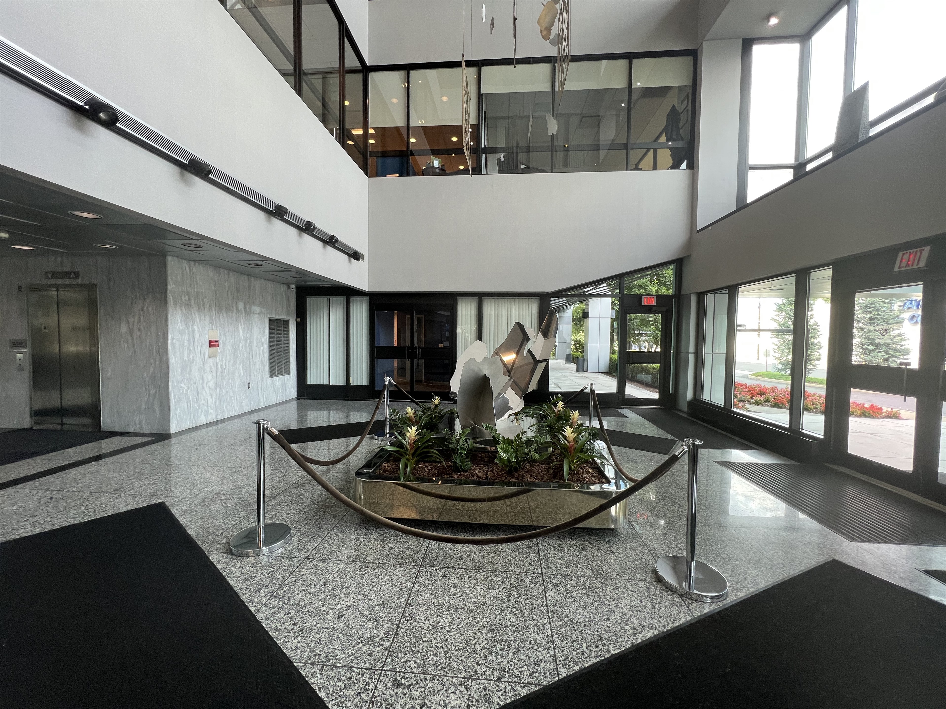 Locations Hub - 505 Main Street - Exterior and Lobby