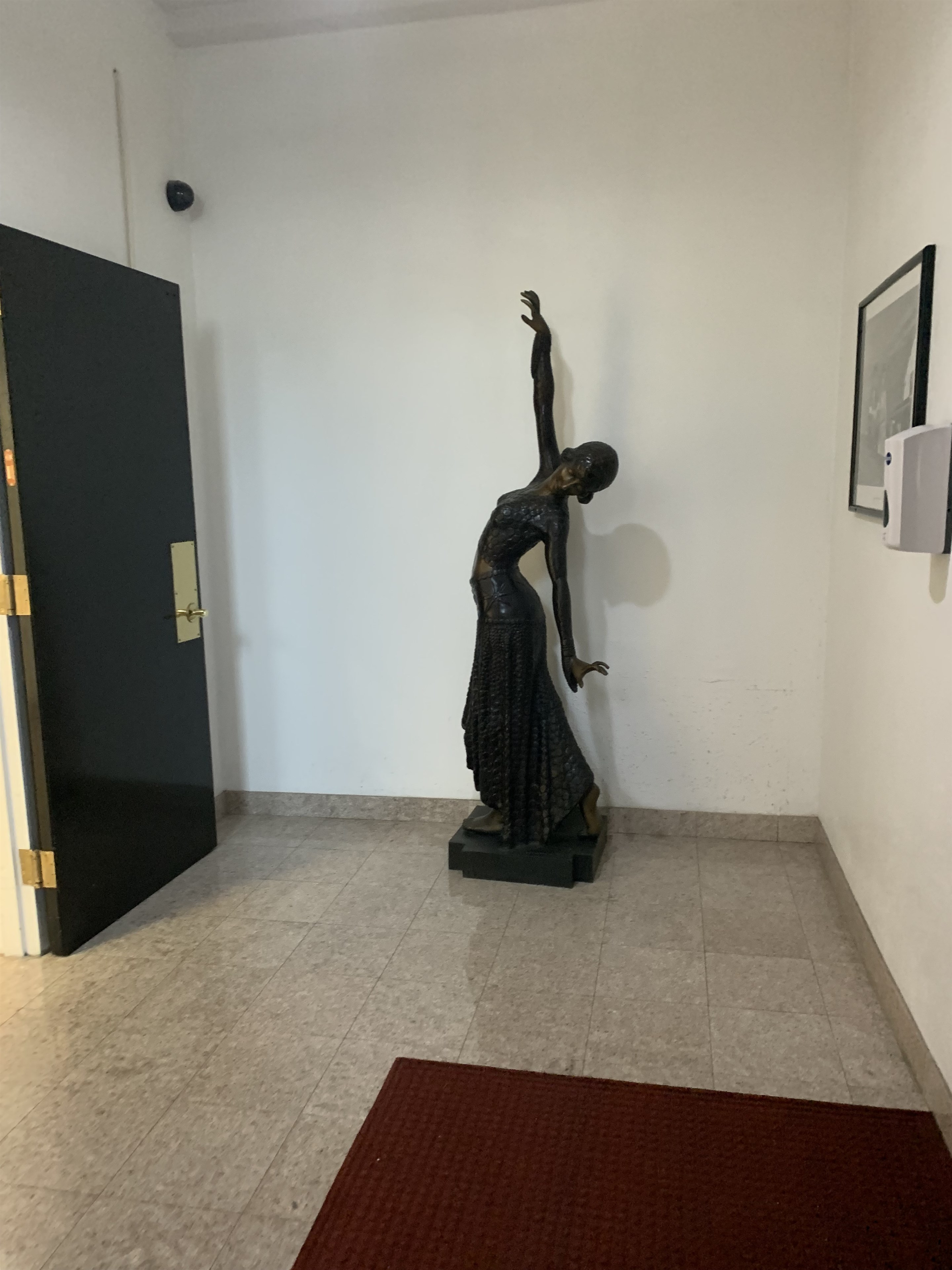 Locations Hub - Radburn Plaza Building