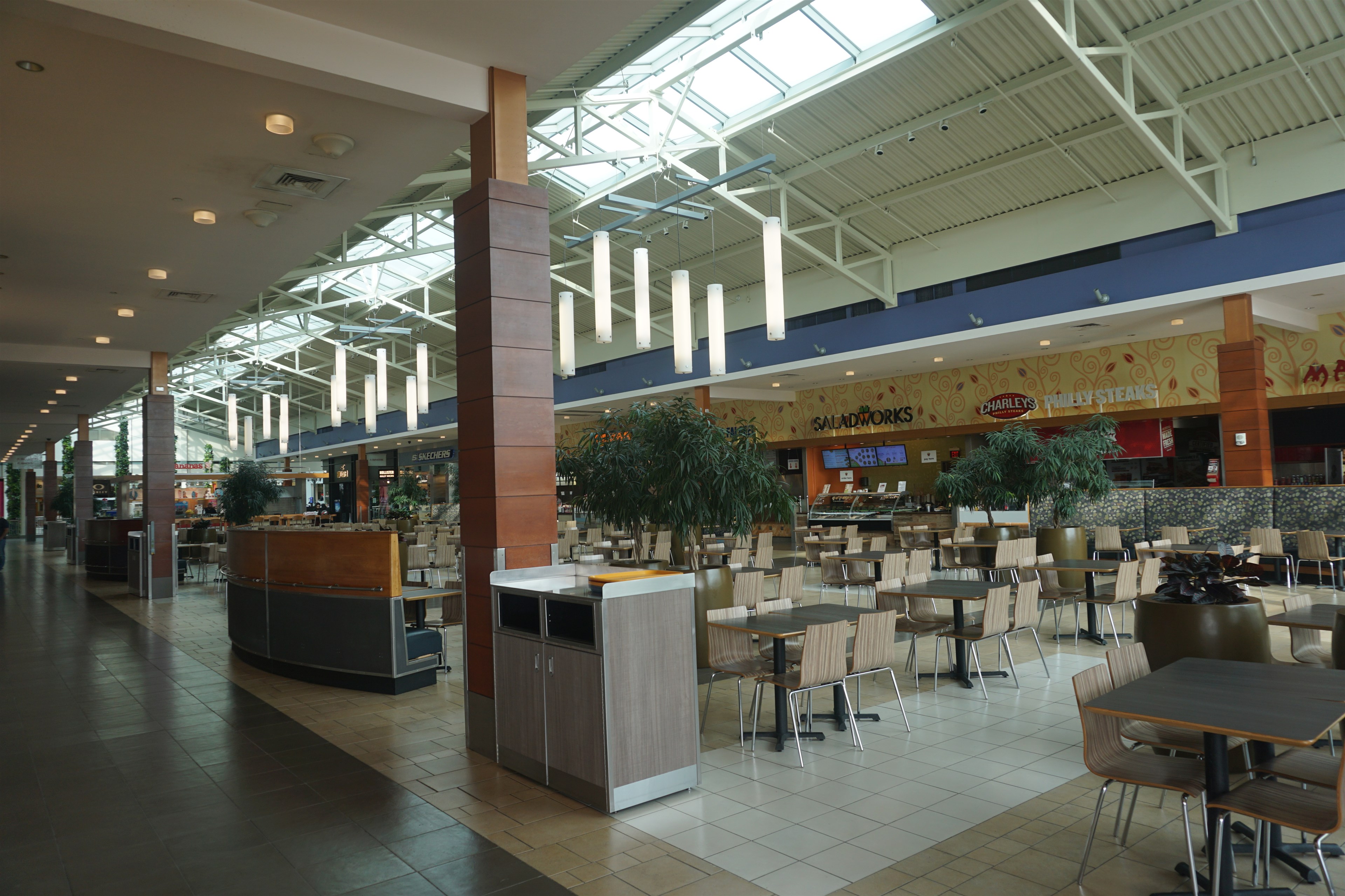 Locations Hub - Bridgewater Commons - Food Court
