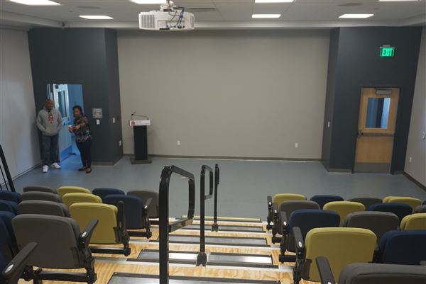 Locations Hub - Roselle Public Library