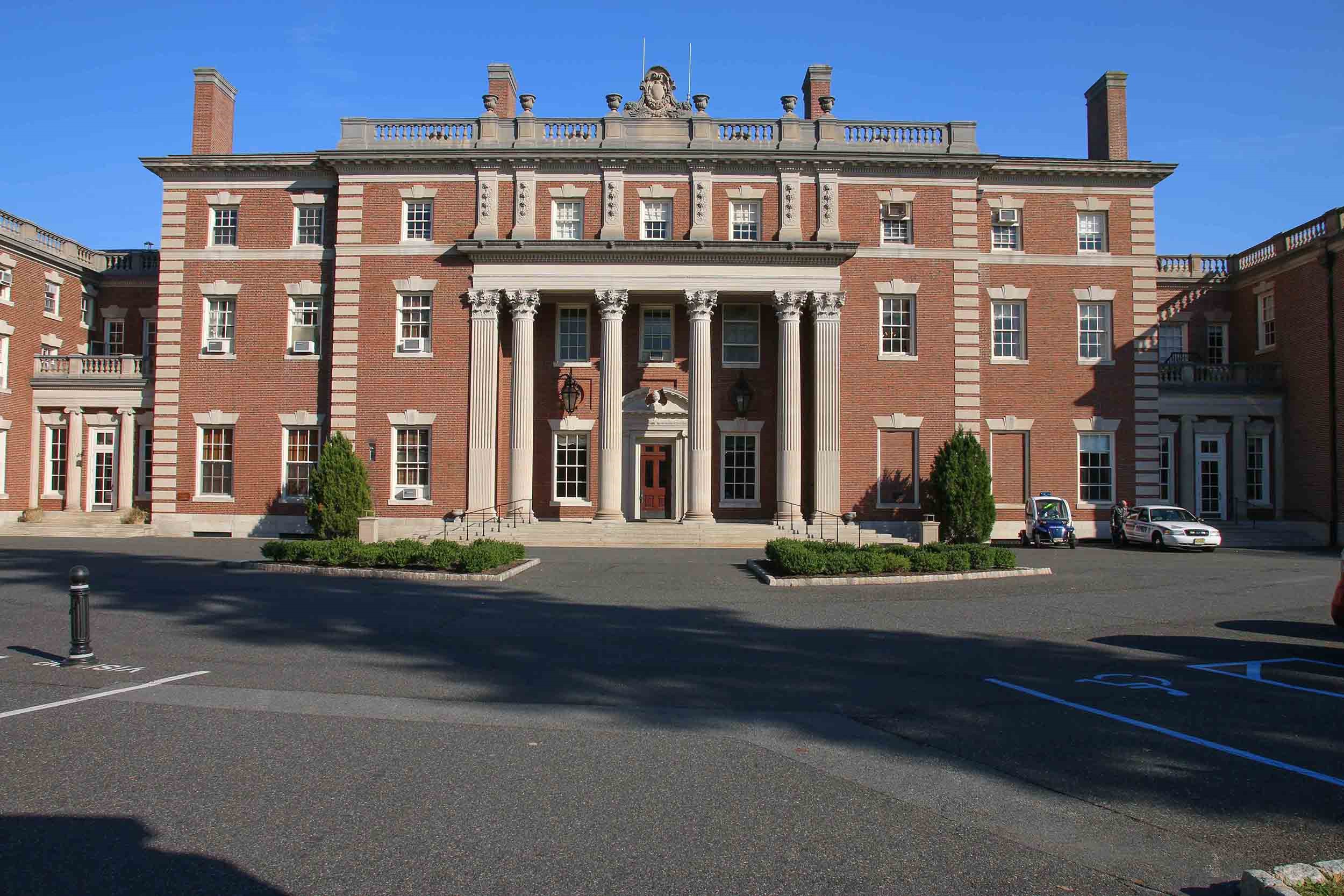 Locations Hub - Fairleigh Dickinson University - Hennessy Hall