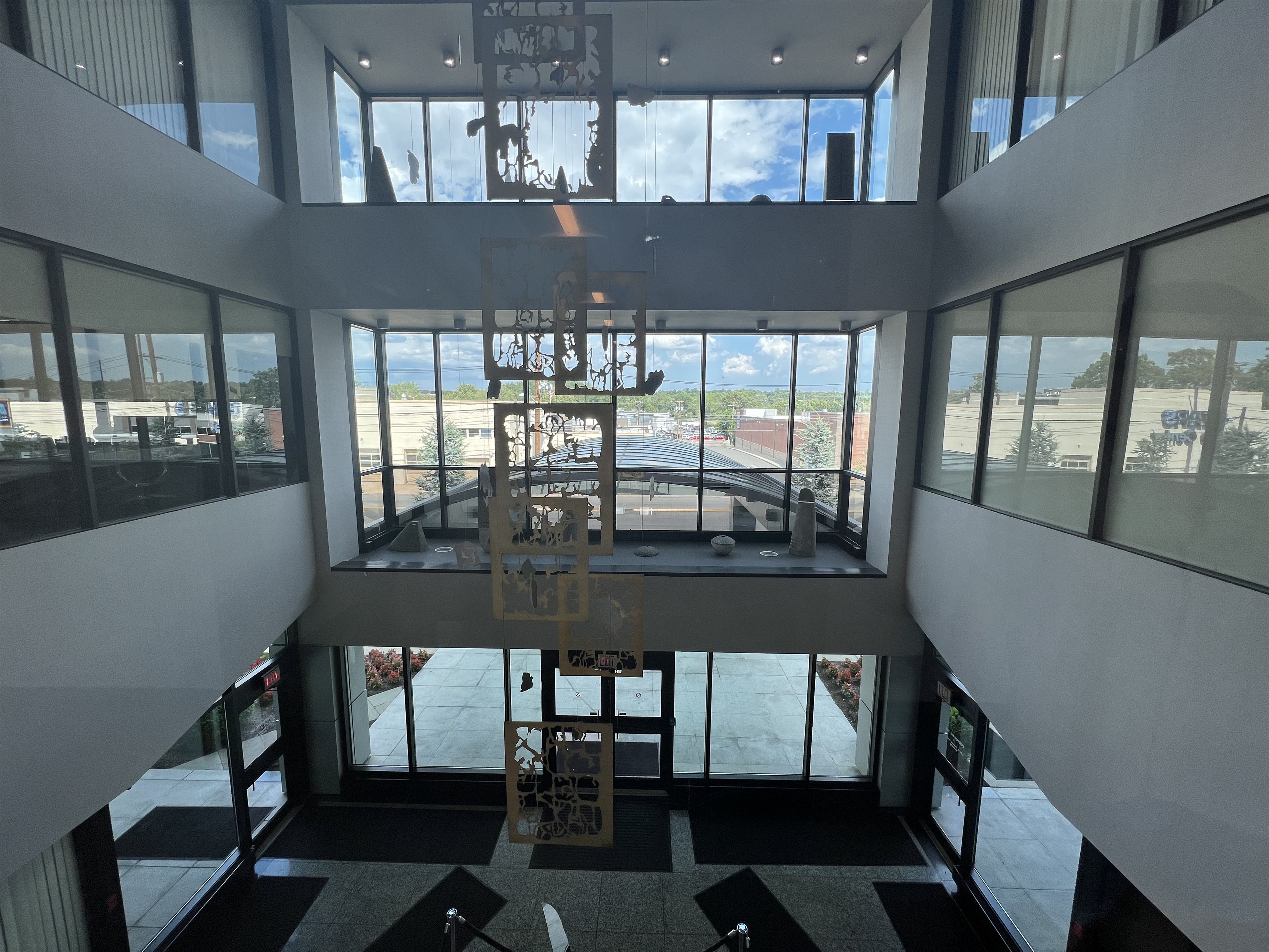 Locations Hub - 505 Main Street - Exterior and Lobby