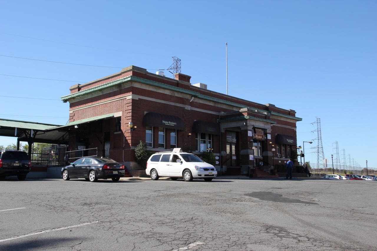 Locations Hub - Bound Brook Train Station