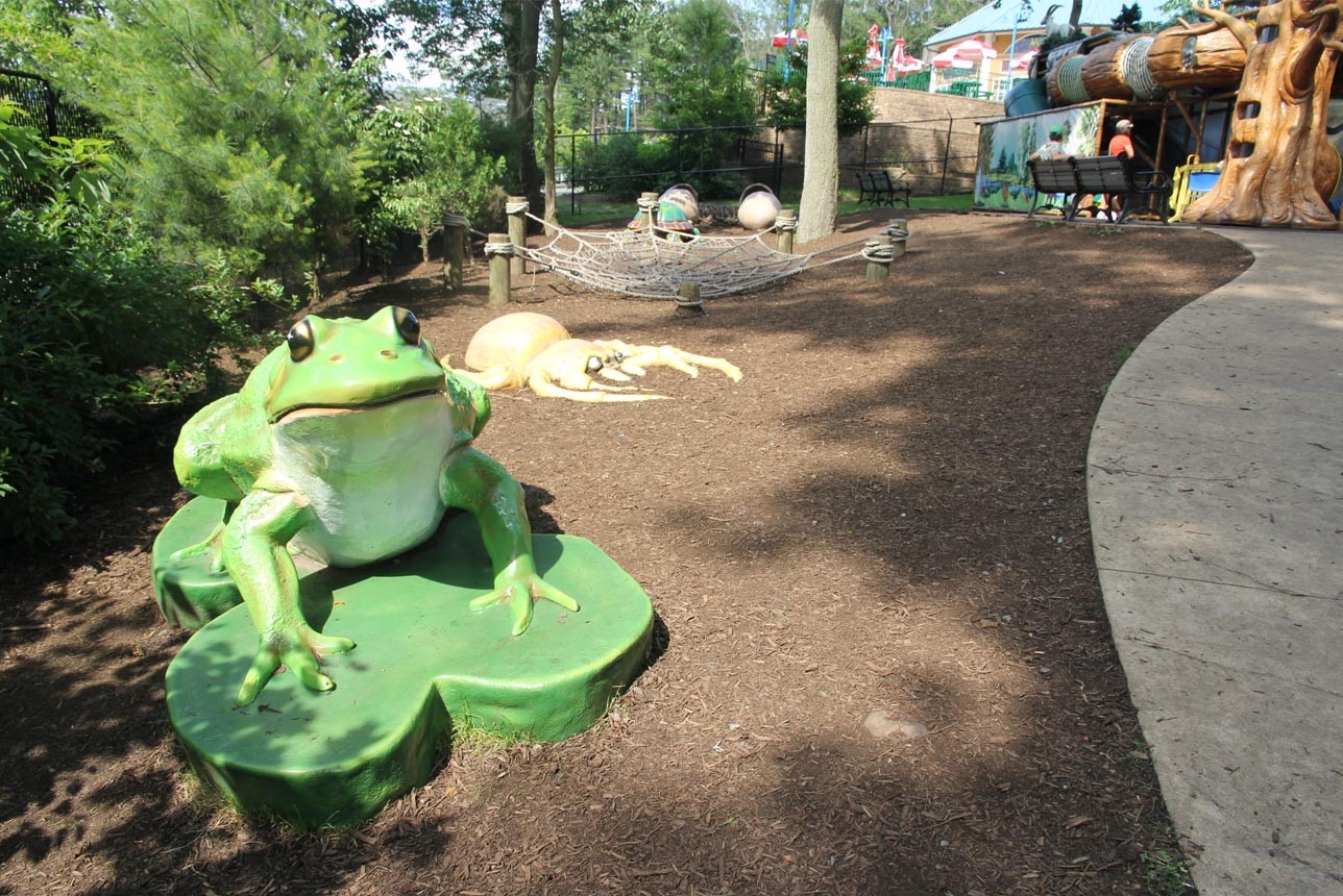 Locations Hub - Turtle Back Zoo - Picnic Area