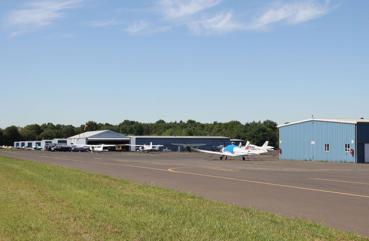 Locations Hub - Englishtown Raceway Park - Airstrip