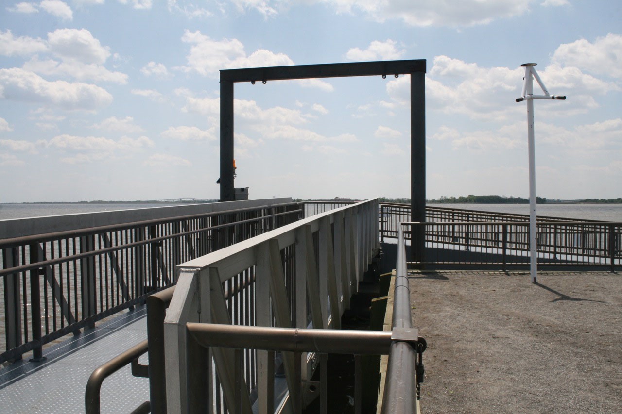 Locations Hub - Forts Ferry Crossing