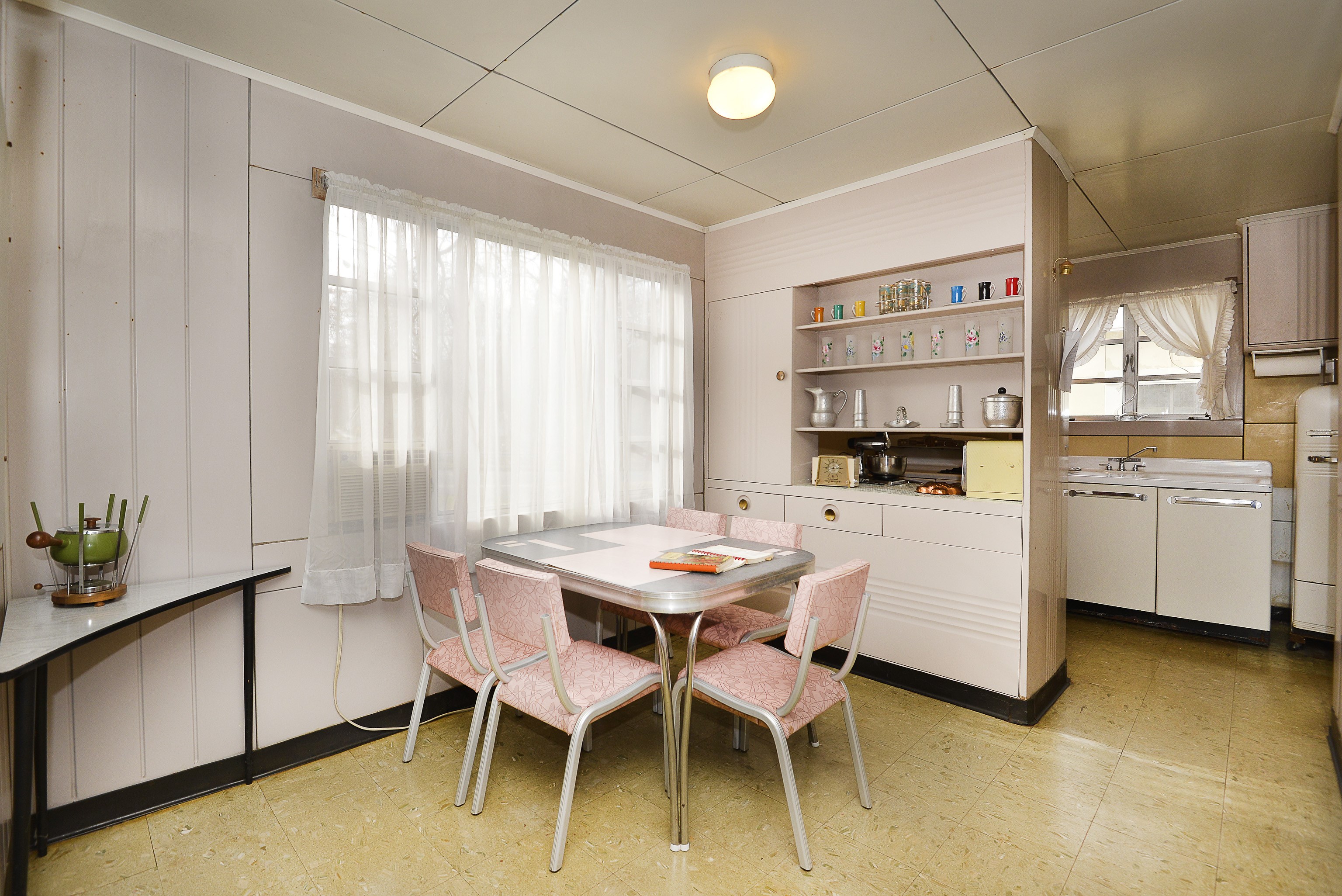 Locations Hub - Harold Hess Lustron House