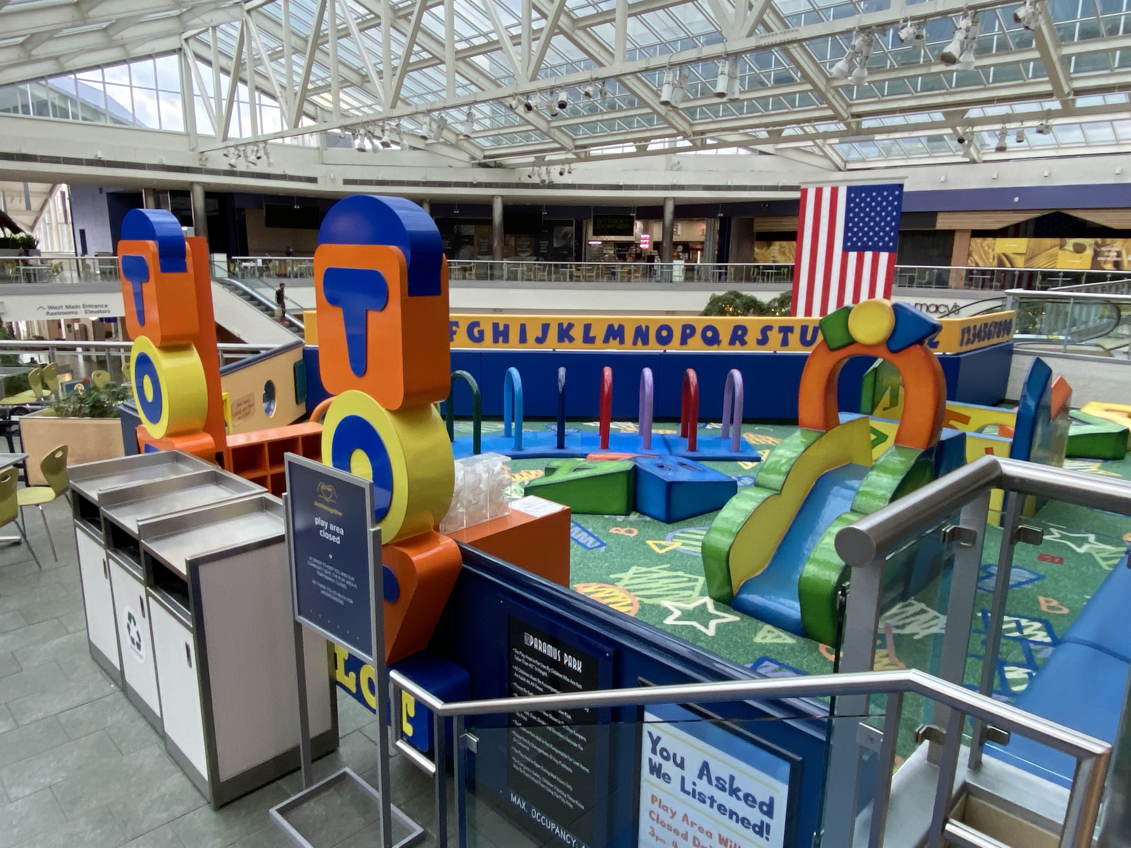 Locations Hub - Paramus Park - Food Court