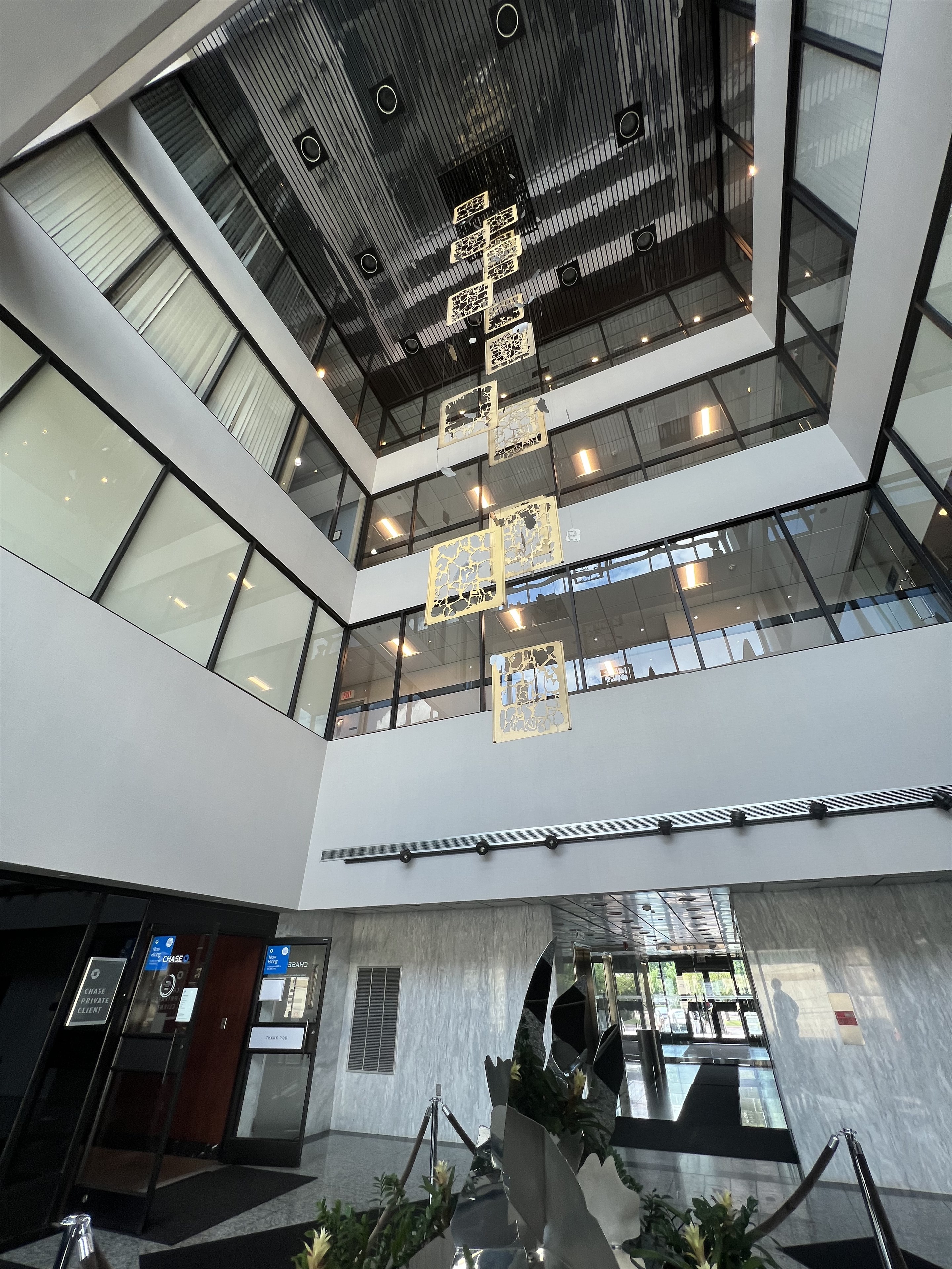 Locations Hub - 505 Main Street - Exterior and Lobby
