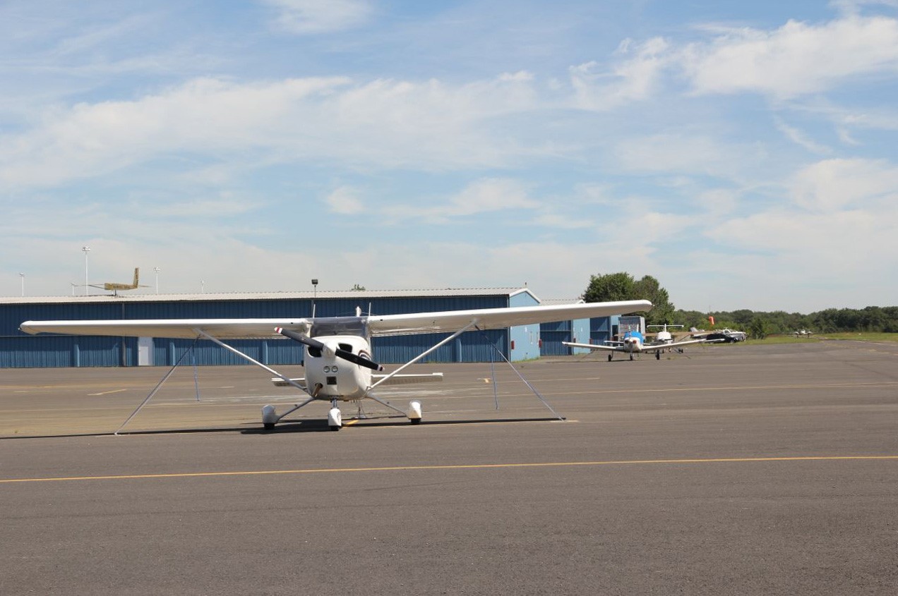Locations Hub - Englishtown Raceway Park - Airstrip