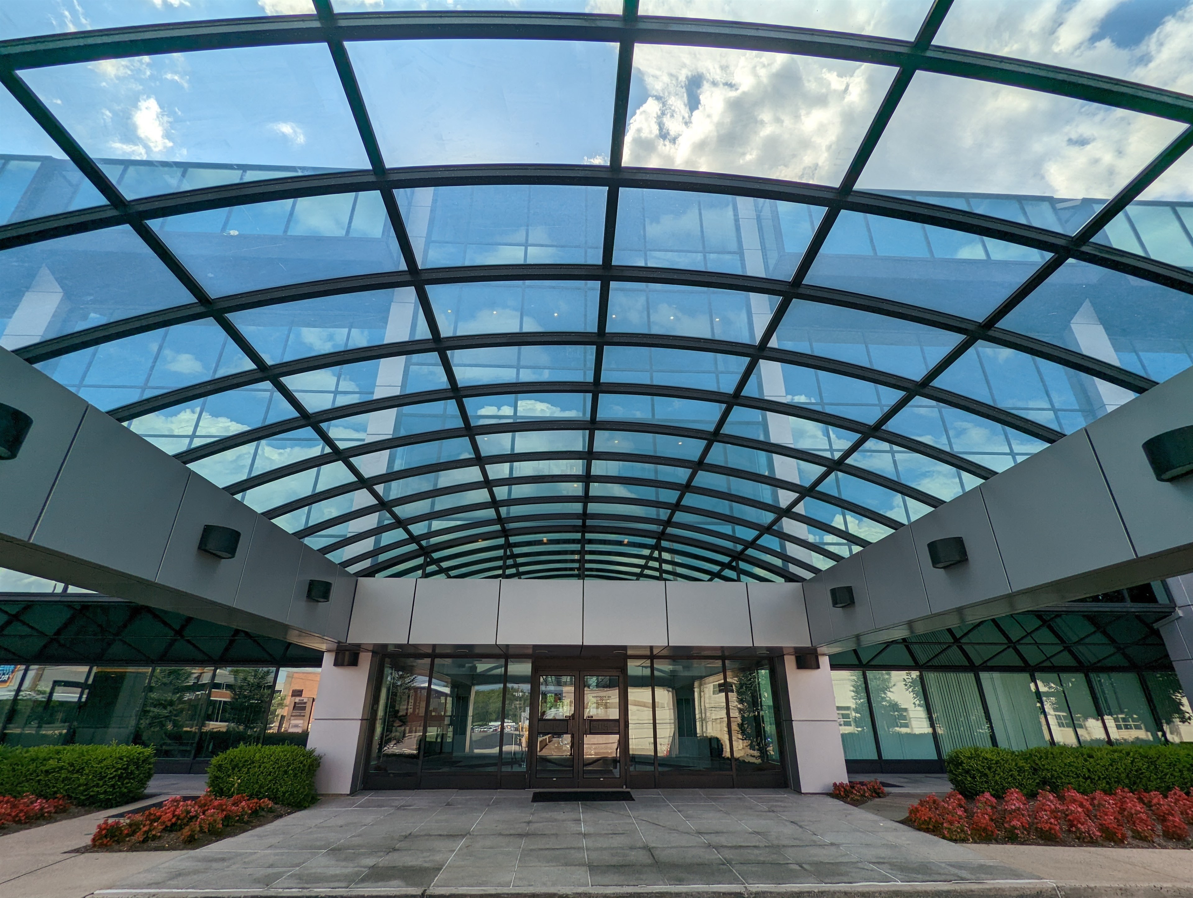 Locations Hub - 505 Main Street - Exterior and Lobby