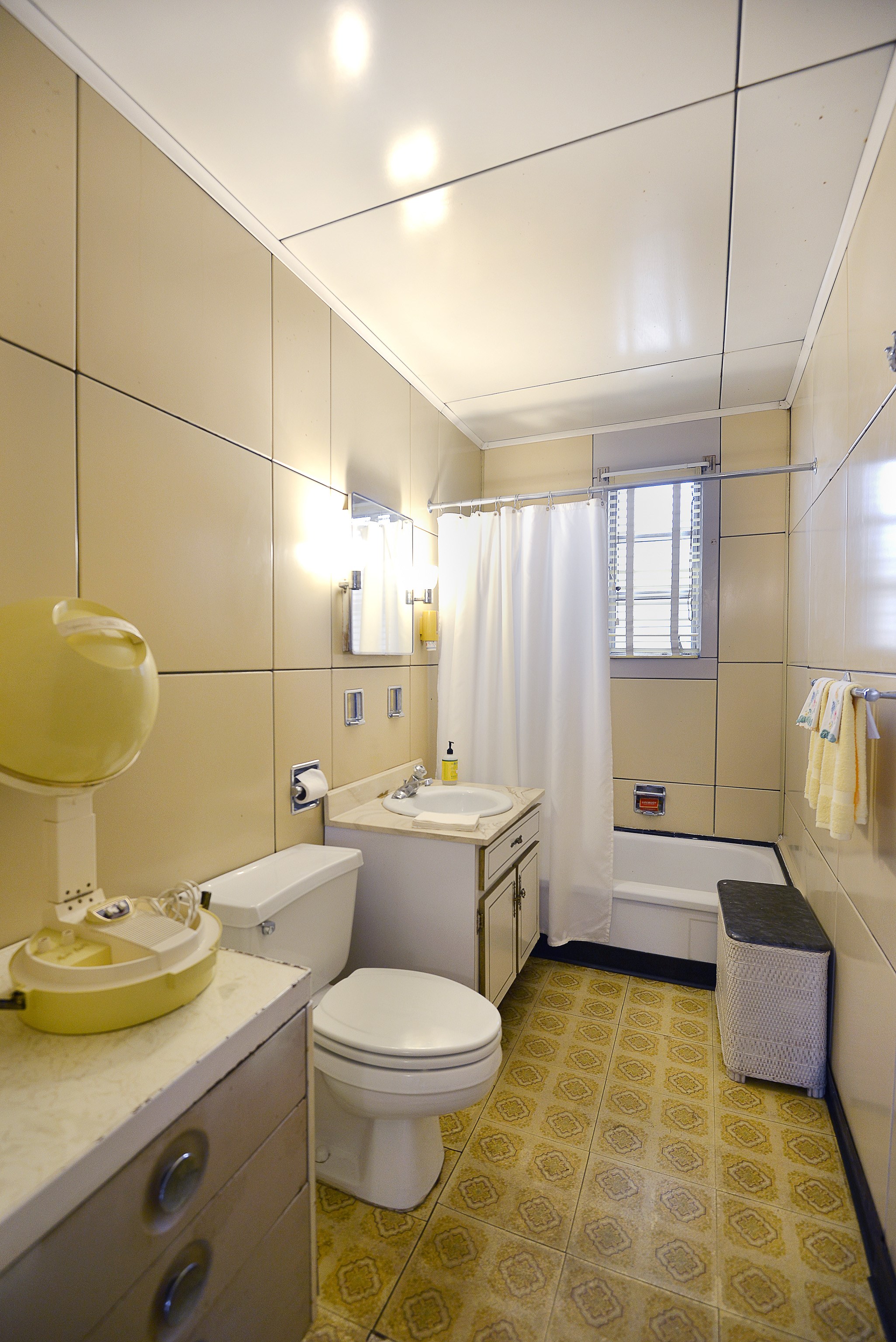 Locations Hub - Harold Hess Lustron House